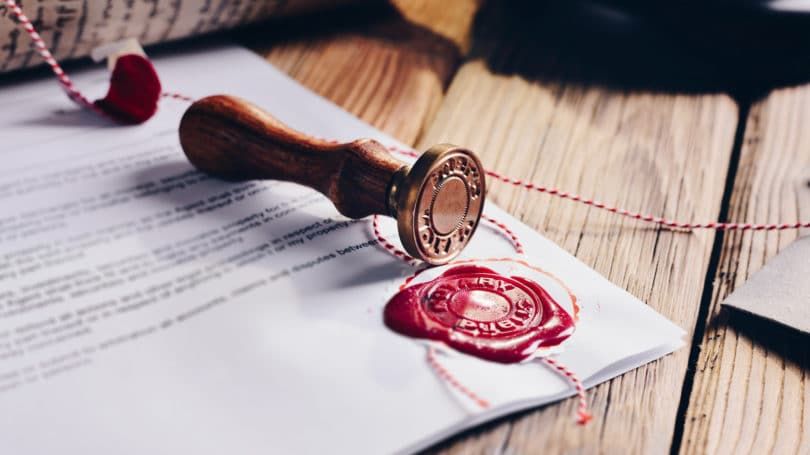 What to expect from a notary in Quebec? Find here! - First Light Law